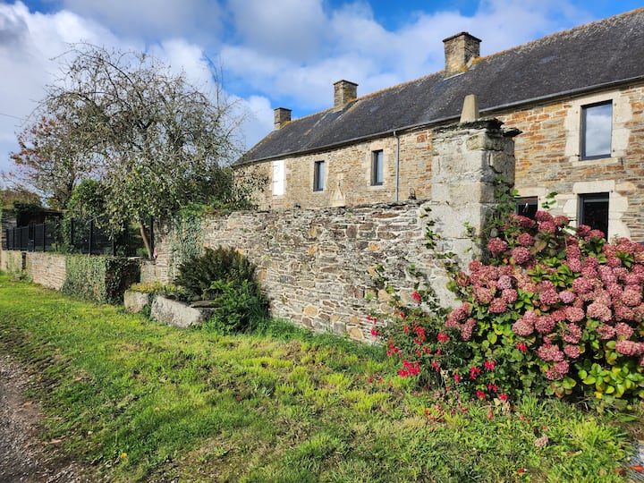 Manoir Sur La Route Du Lin - Plouguenast