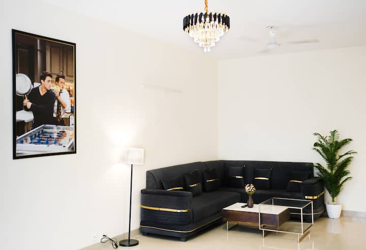 Tajstone –3bhk | Ff | Near Taj Mahal By Homeyhuts - Agra
