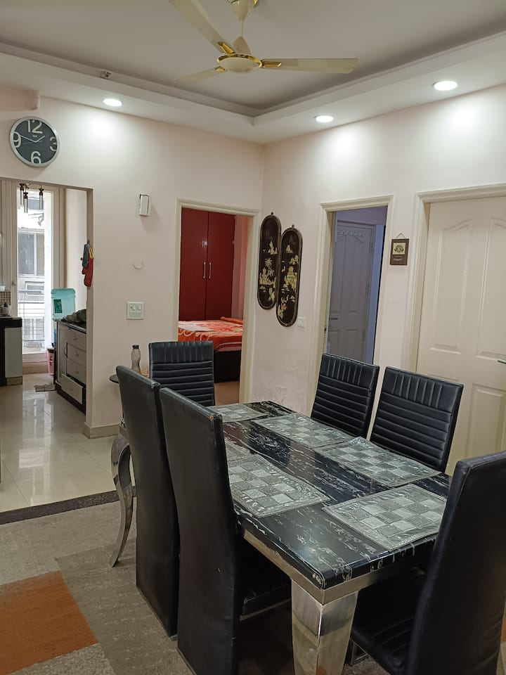 Spacious 2bhk Apartment W/kitchen | Noida 107 - Noida