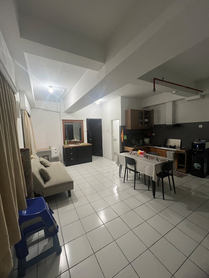 Cozy & Fully Equipped Apartment In Central Bandung - Bandung