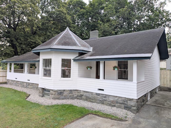 Grand Village Home - Corinth, NY