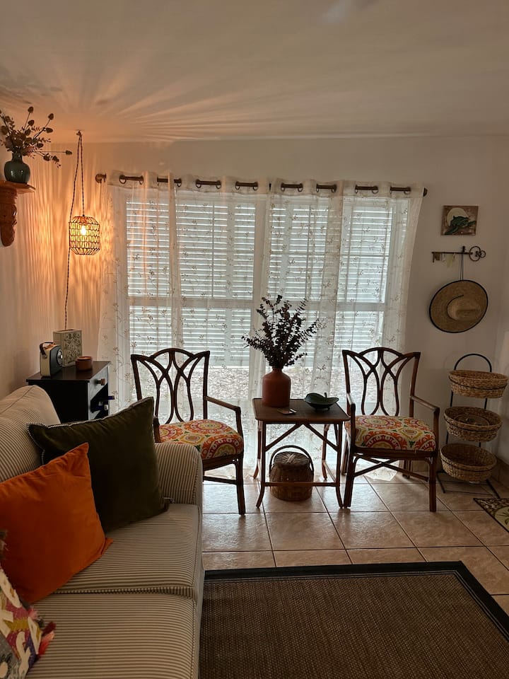 Old Florida Pad Near Downtown - Sebring, FL