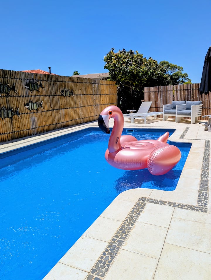 Entire 5br Beachside Home W/ Pool, Park Access - Joondalup