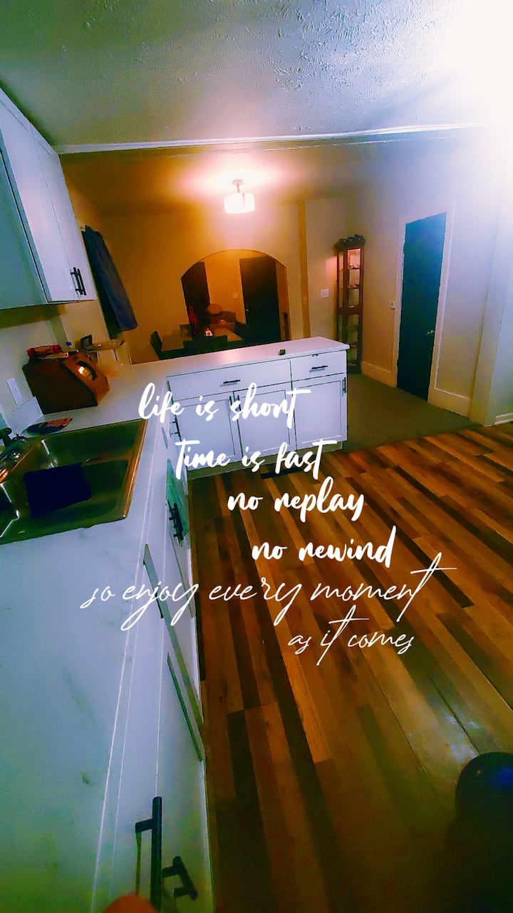 Cute Little 2 Bedroom - Council Bluffs, IA