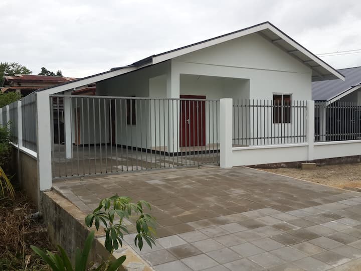 Cozy Detached Home - 35 - Suriname
