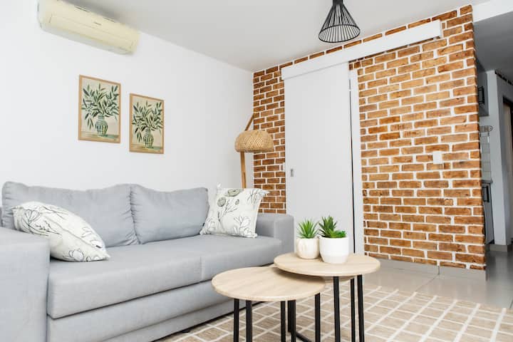 Nda Modernstays | Walk To Grove & Lady Pohamba - Windhoek