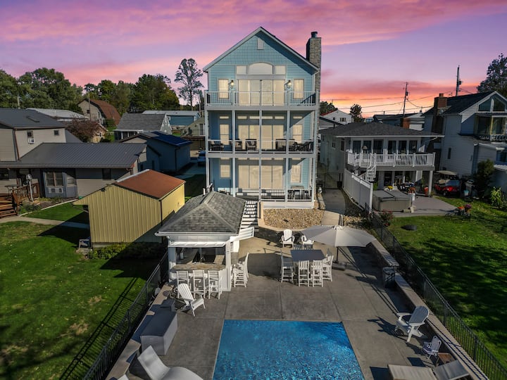 Lakefront 6br W/ Heated Pool, Fire-pit & Boat Slip - Lost lands festival