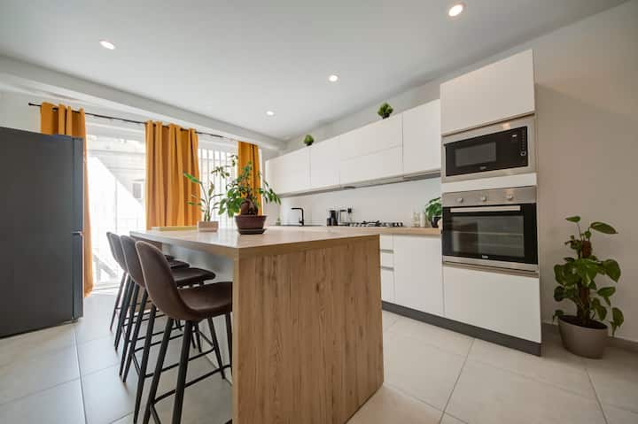 Modern Oasis: Luxe With Bigyard; Near Sliema - Malte