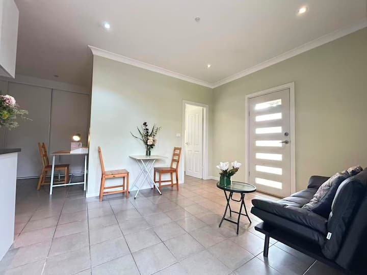 Part A Of House/1 Bed+1 Sofa Bed /Private Entry - Blacktown