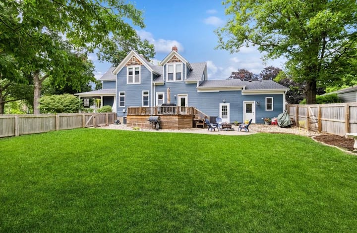 Pet-friendly Luxury Retreat - Boone, IA