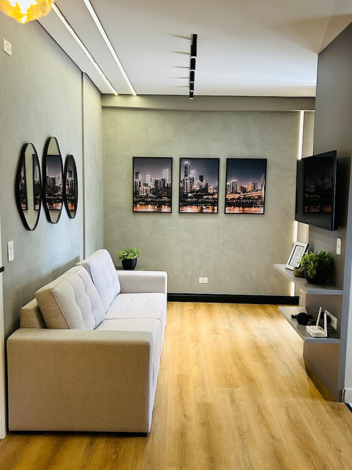 Seu Refúgio Moderno E Aconchegante Em Maringá - Maringá