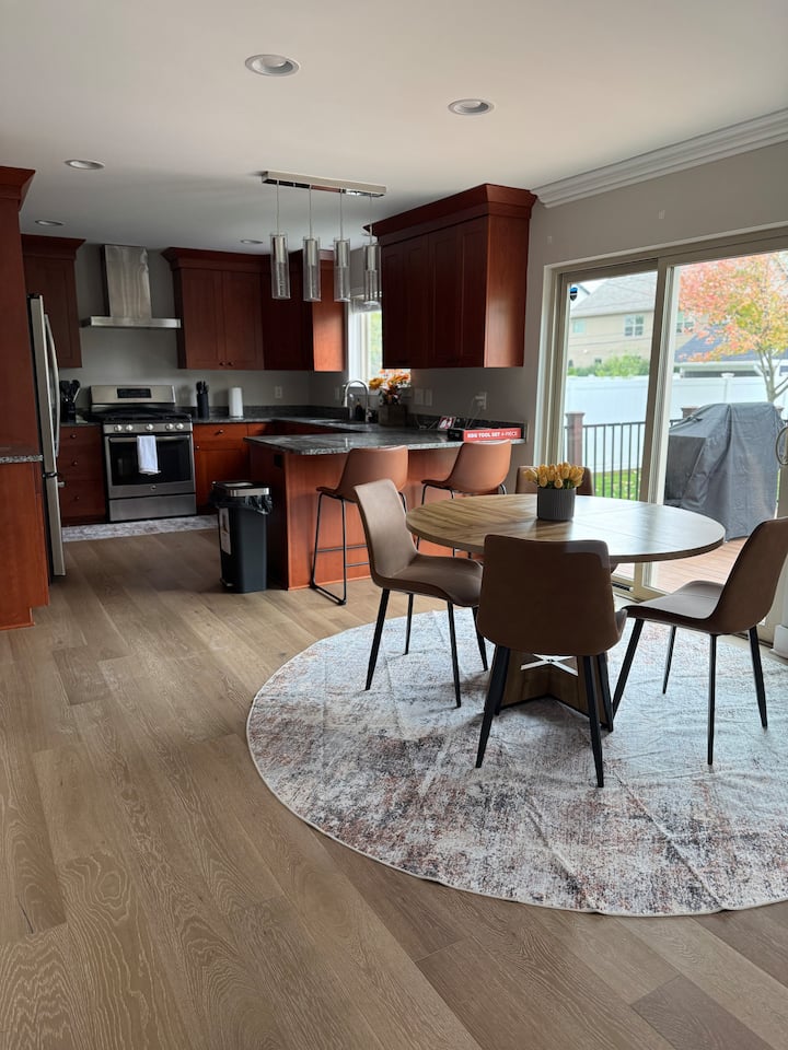 The 19th Hole Golf Simulator And Sauna Home - Troy, MI