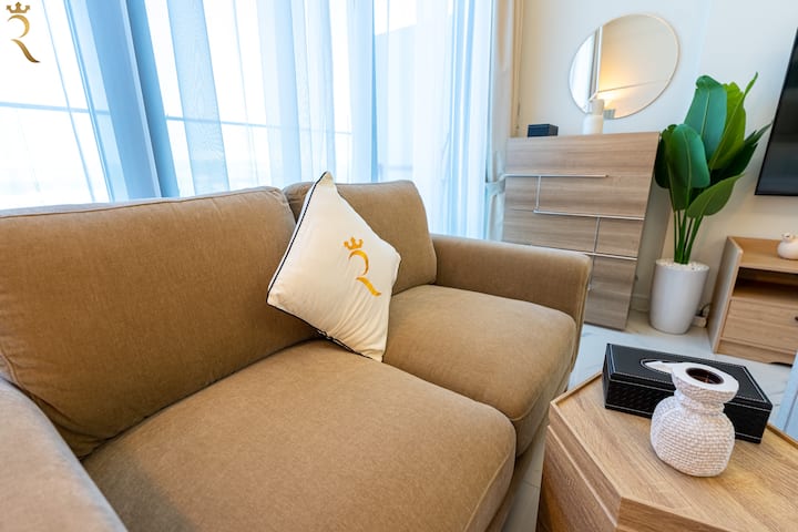 Bright Studio W/ Balcony | The Gate, Masdar City - Abu Dhabi