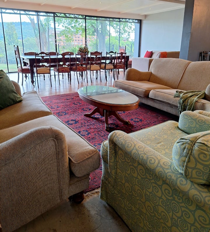 Pretoria 7br | Pool | +Children | Muckleneuk Hill - Pretoria