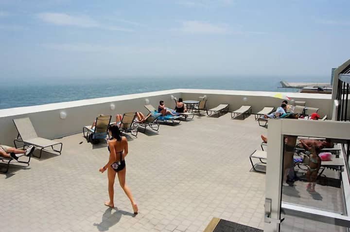 One Bedroom Oceanfront | Sleeps 4 | Free Parking - Atlantic City, NJ