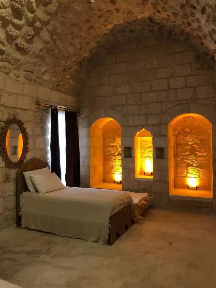 Midyat Taşlarında 20 Odalı Kahvalti Hizmeti - Midyat