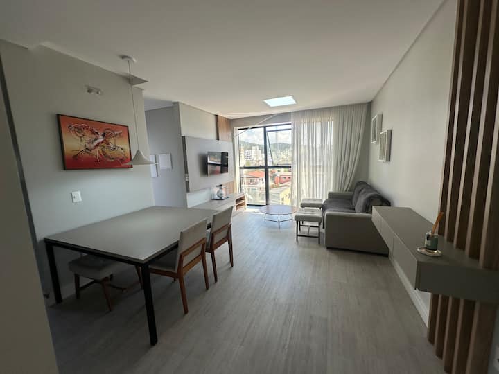 Apartamento Finamente Mobiliado E Decorado - Balneário Camboriú