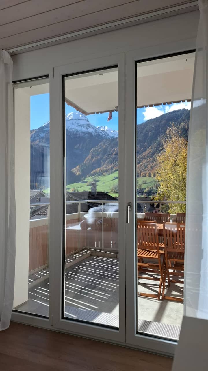 Mountain View With Balcony And Free Parking - Meiringen