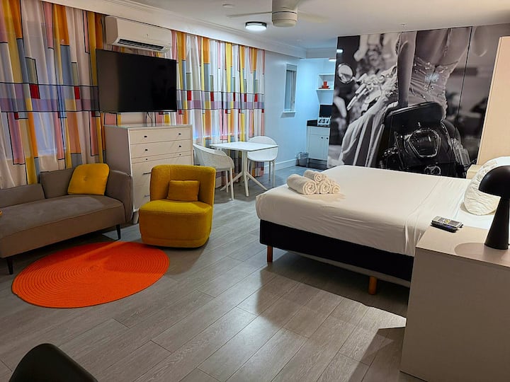 Private King Suite, Miami Beach - Miami Beach, FL