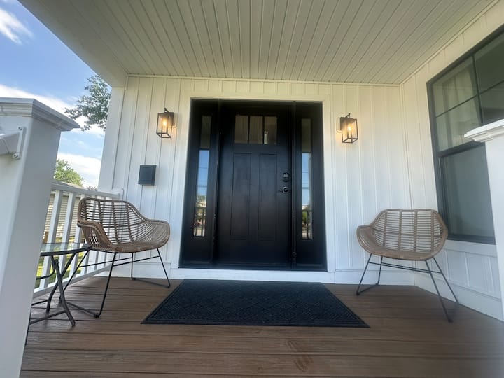 The College Town Cottage - Kendall, NY