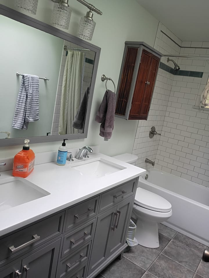 Newly Remodeled 3 Bedroom On Wooded Acres - Monroe, WA