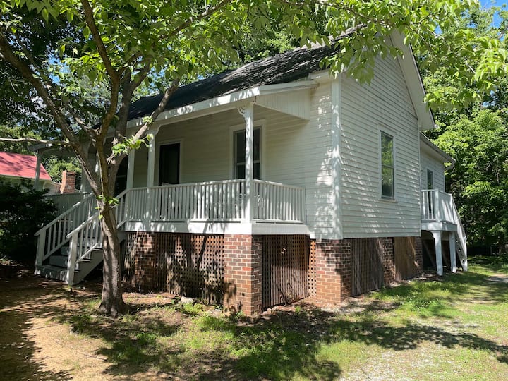 Eno Riverwalk Cottage - Hillsborough, NC