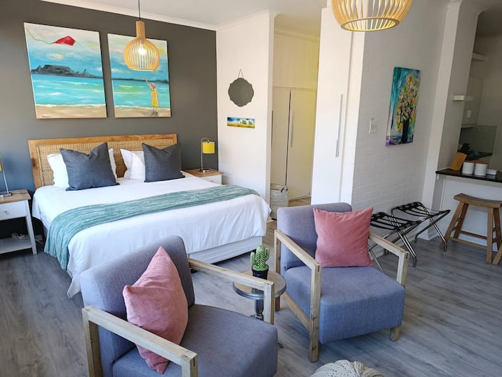 Stunning View Of Table Mountain - Cape Town