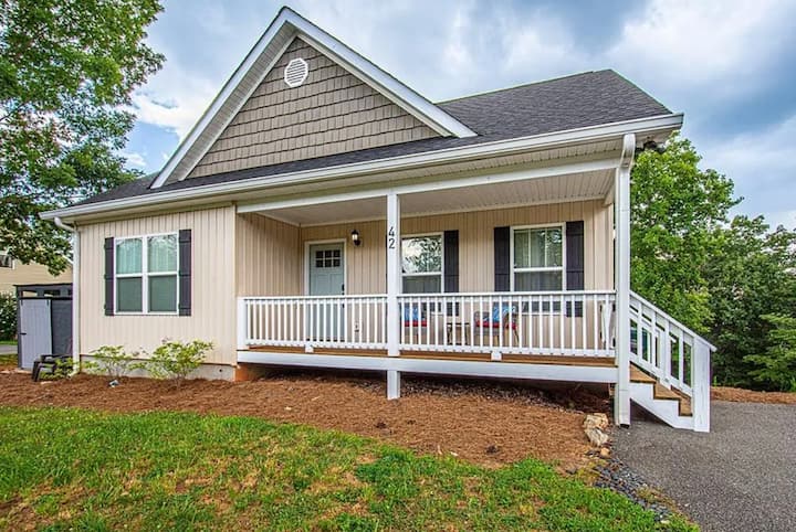 Camp Drive Cottage - Dahlonega, GA