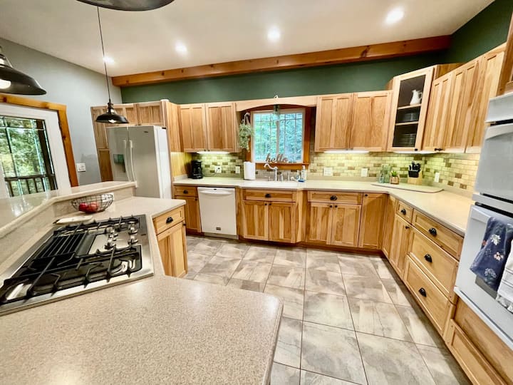 Mountain View Escape-dog Friendly, Screened Porch - Dahlonega, GA