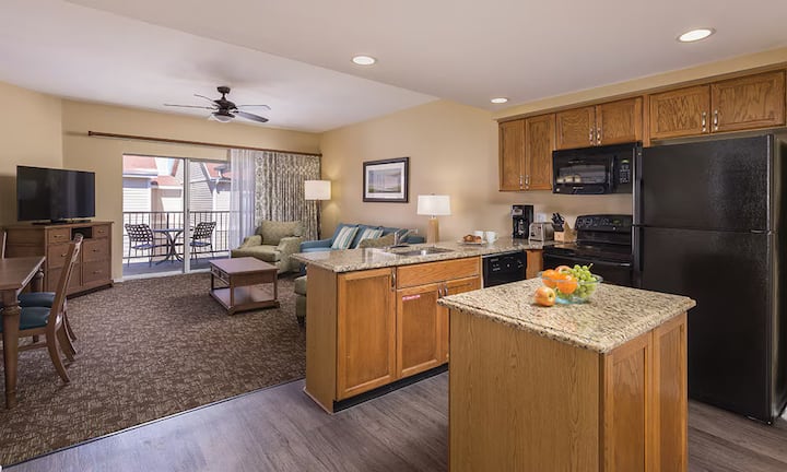 Deluxe 2br In Branson At The Meadows - Branson, MO
