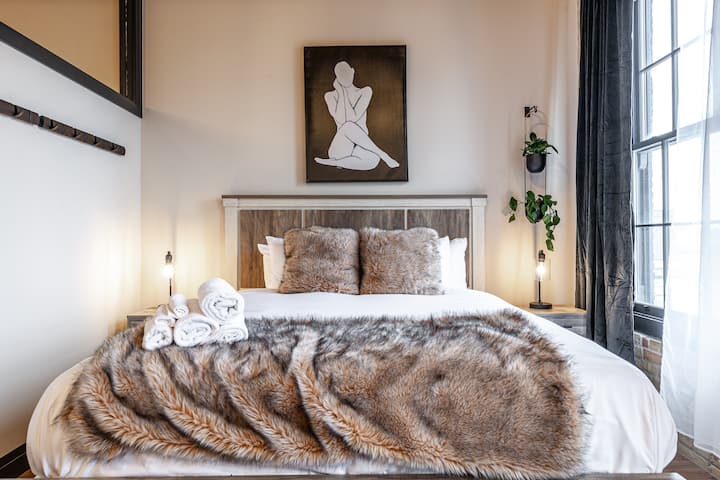Bradshaw Lofts: The Brixton King Suite - Stratford, Canadá
