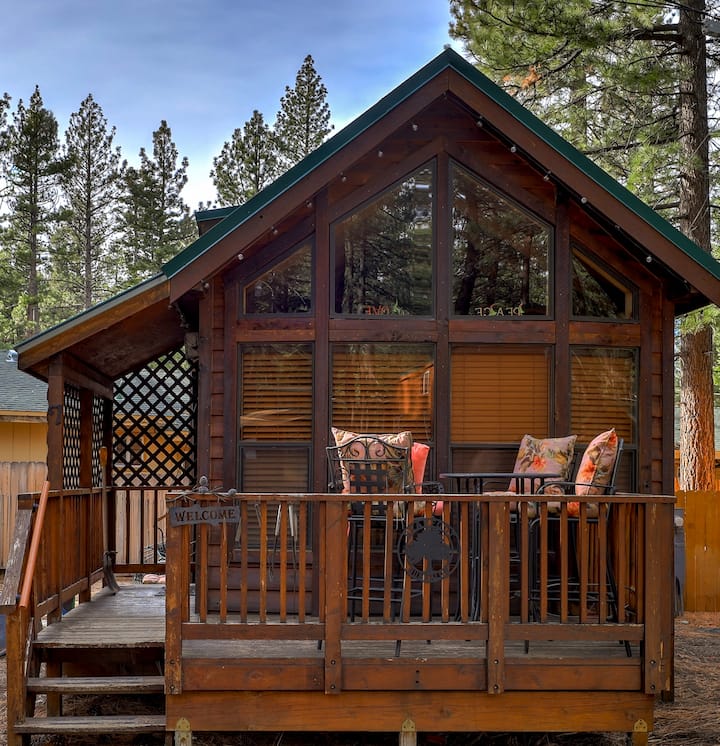 Cozy Cabin *Pet Friendly* - South Lake Tahoe