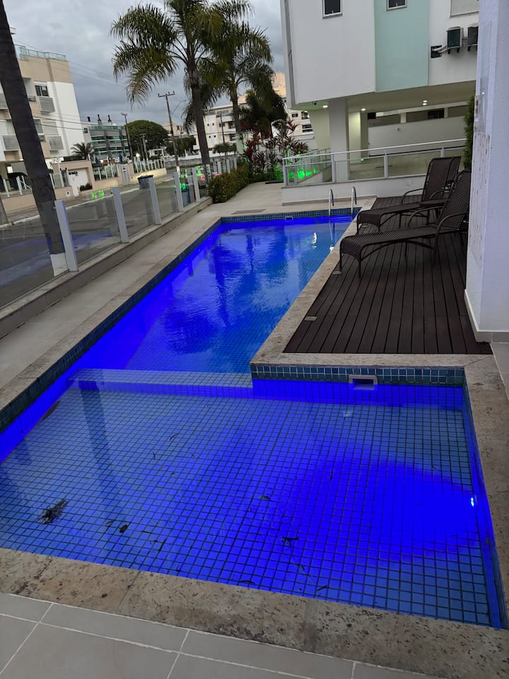 Apartamento De 3 Dorm Completo A 400 M Da Praia - Florianópolis