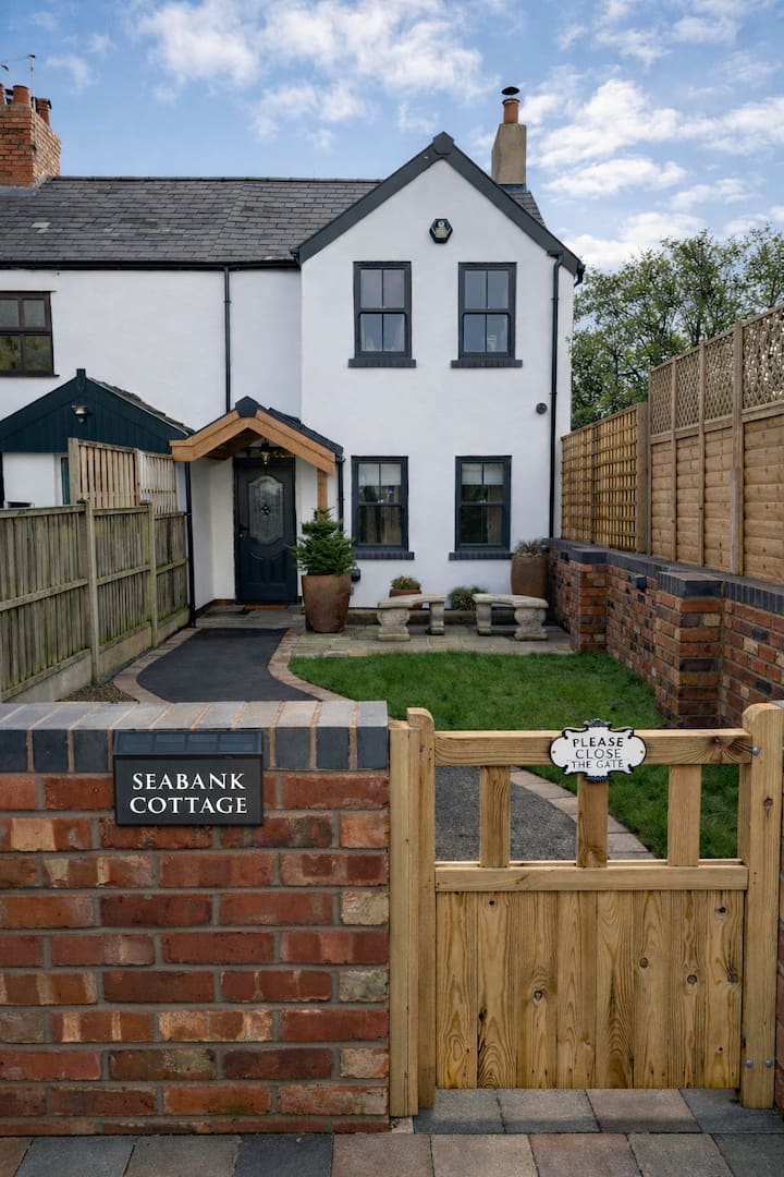 Seabank Cottage Wirral: Luxury Coastal Retreat - 비컨헤드
