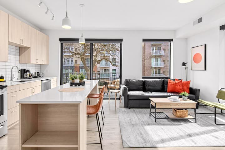 The Aurora Residence 1br | Near Lake + Gym - Minneapolis, MN