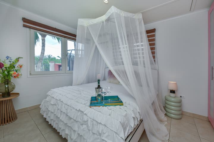 Beach House With Pool In Noord - Aruba