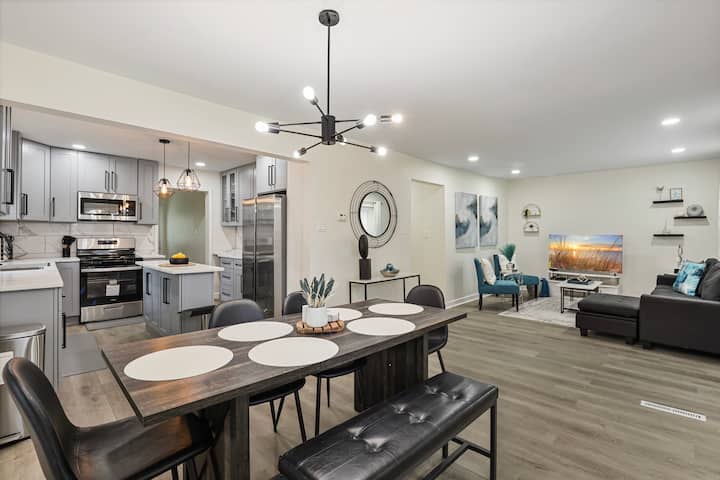 Aerostay Retreat – 4br Home Near O’hare Airport! - Elk Grove Village, IL