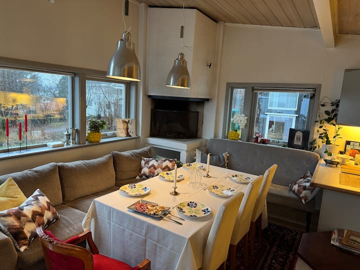 Ocean View Villa — Spacious Retreat With Fireplace - Oslo