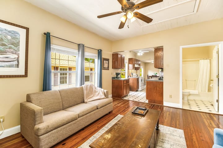 The Squire At Strong Street - Pensacola, FL