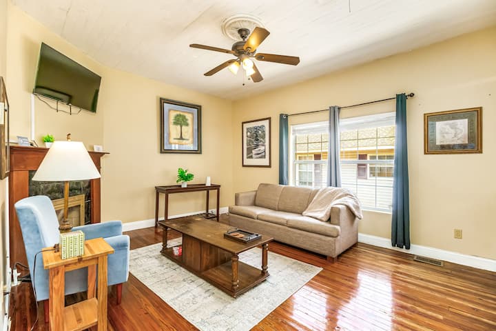 The Squire At Strong Street - Pensacola, FL