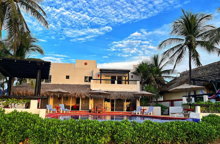 Villa Mi Sueño- Private Oceanfront Beach Villa - Mexico