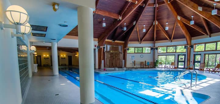 Estelle Cottage- Private Sauna, Hot Tub, Pool - Vermont