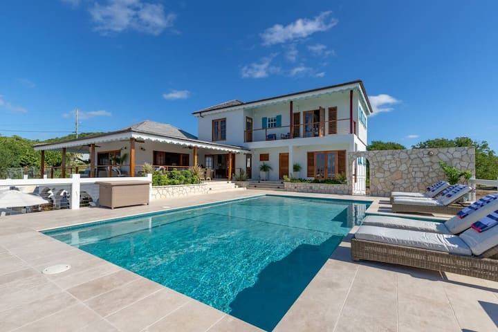 Villa Goss, 6 Bed, Luxury, Amazing Views, Pool. - Antigua and Barbuda