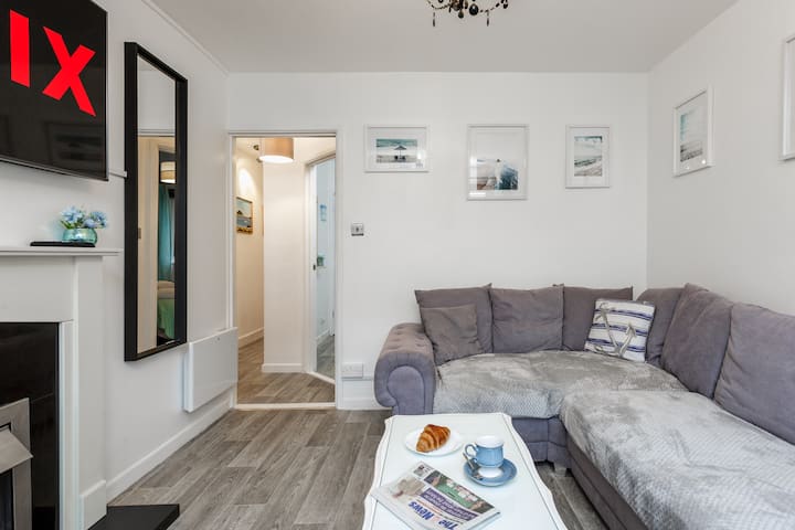 Eastney Escape | Pet Friendly 1 Br Apt W/garden! - Havant