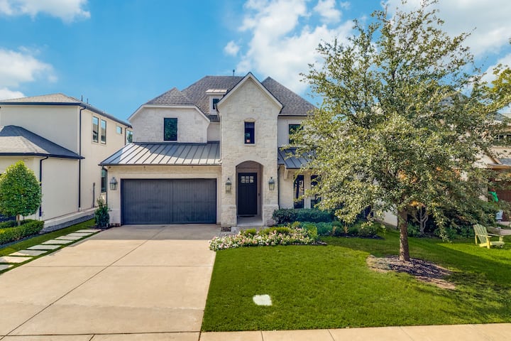 Modern Bluffview Escape W/pool - Dallas, TX