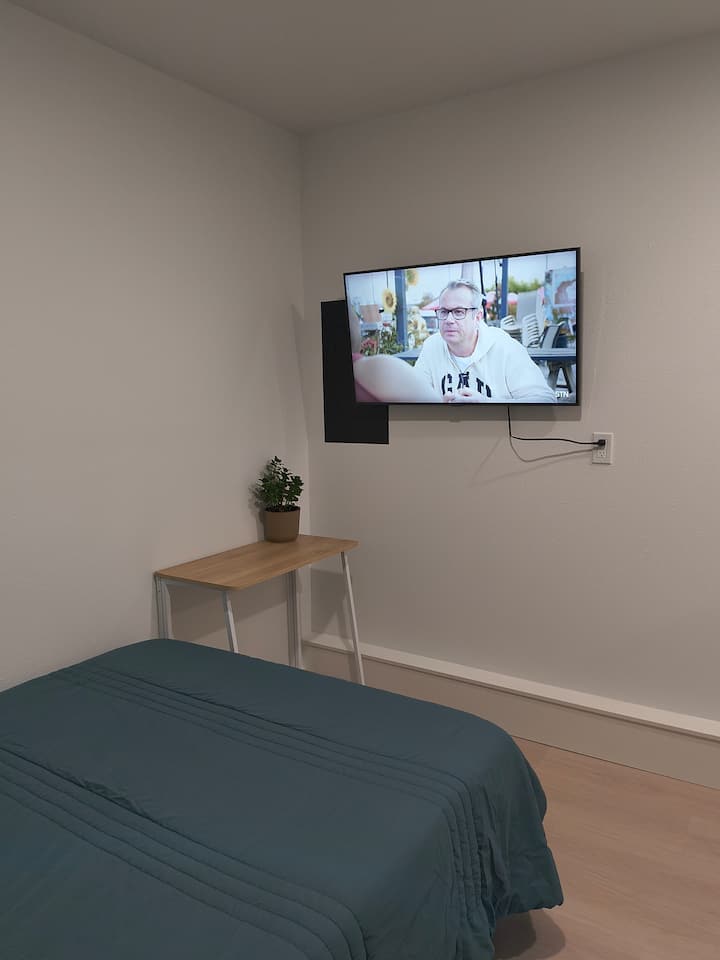 Flores Home - Tacoma, WA