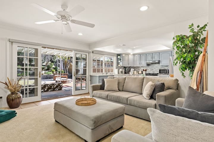 Goode Homes Stunning Home W/ Beautiful Backyard - Santa Clarita, CA