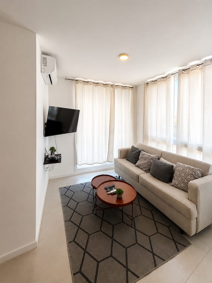 Modern 2br Apt | Top Location | Pool & Gym#ah302 - Paraguay