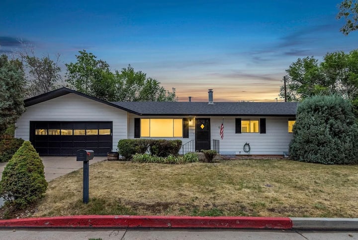 Tailgate Central-stadium Steps Away. - Fort Collins, CO