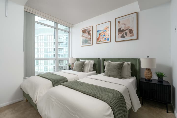 Stunning 1bd Lakeview Condo Near Bmo Free Parking! - Toronto